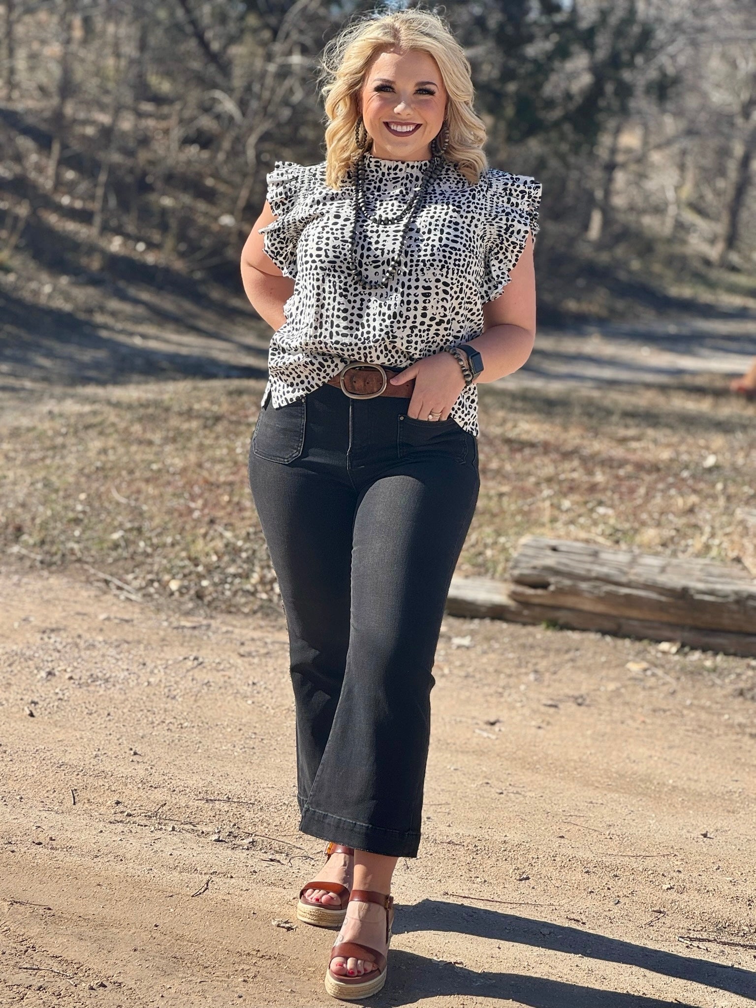 Ericka Black & White Ruffle Sleeve Top – Horse Creek Boutique