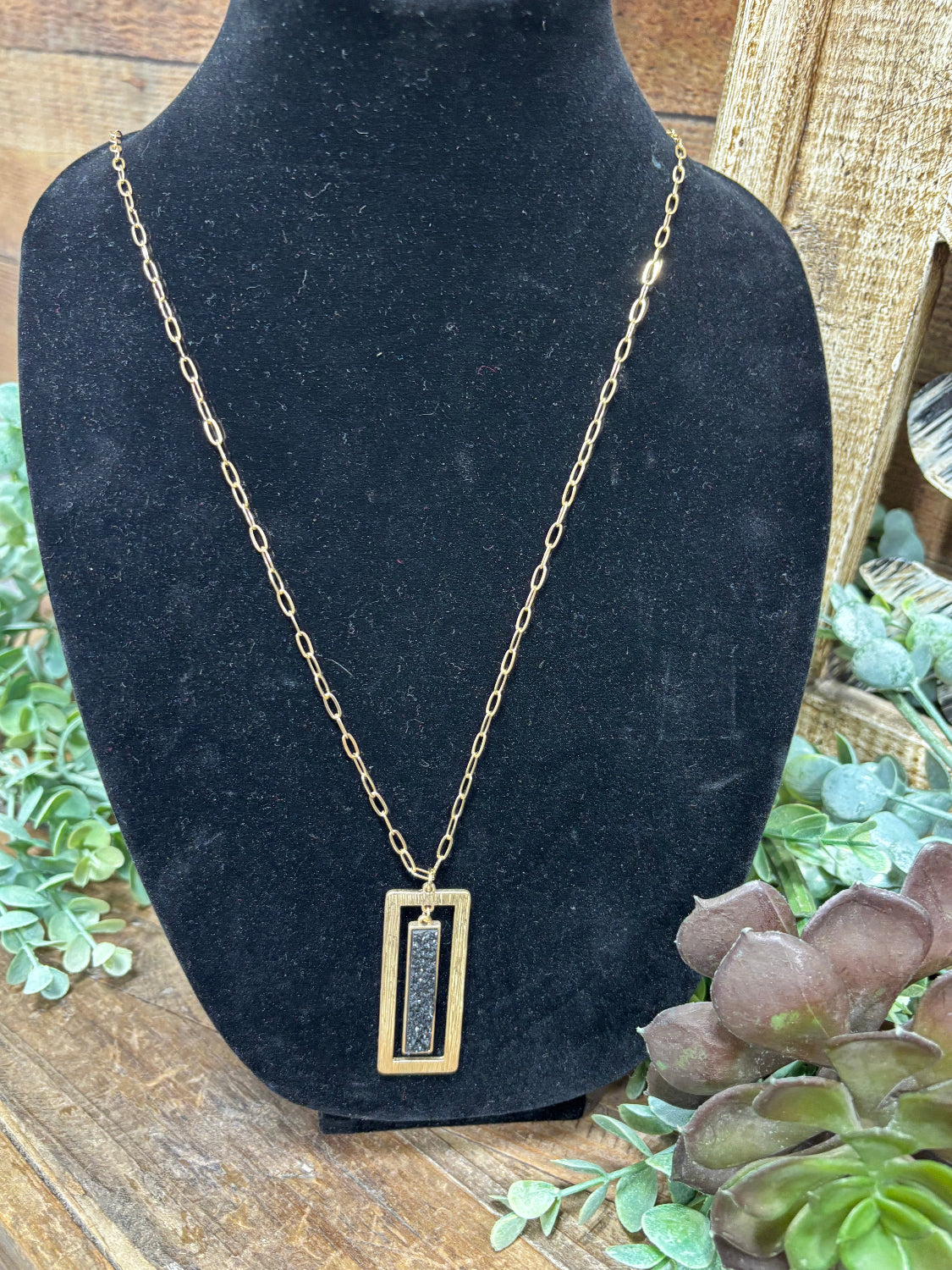 Hugo Black and Gold Rectangle Bar Necklace – Horse Creek Boutique
